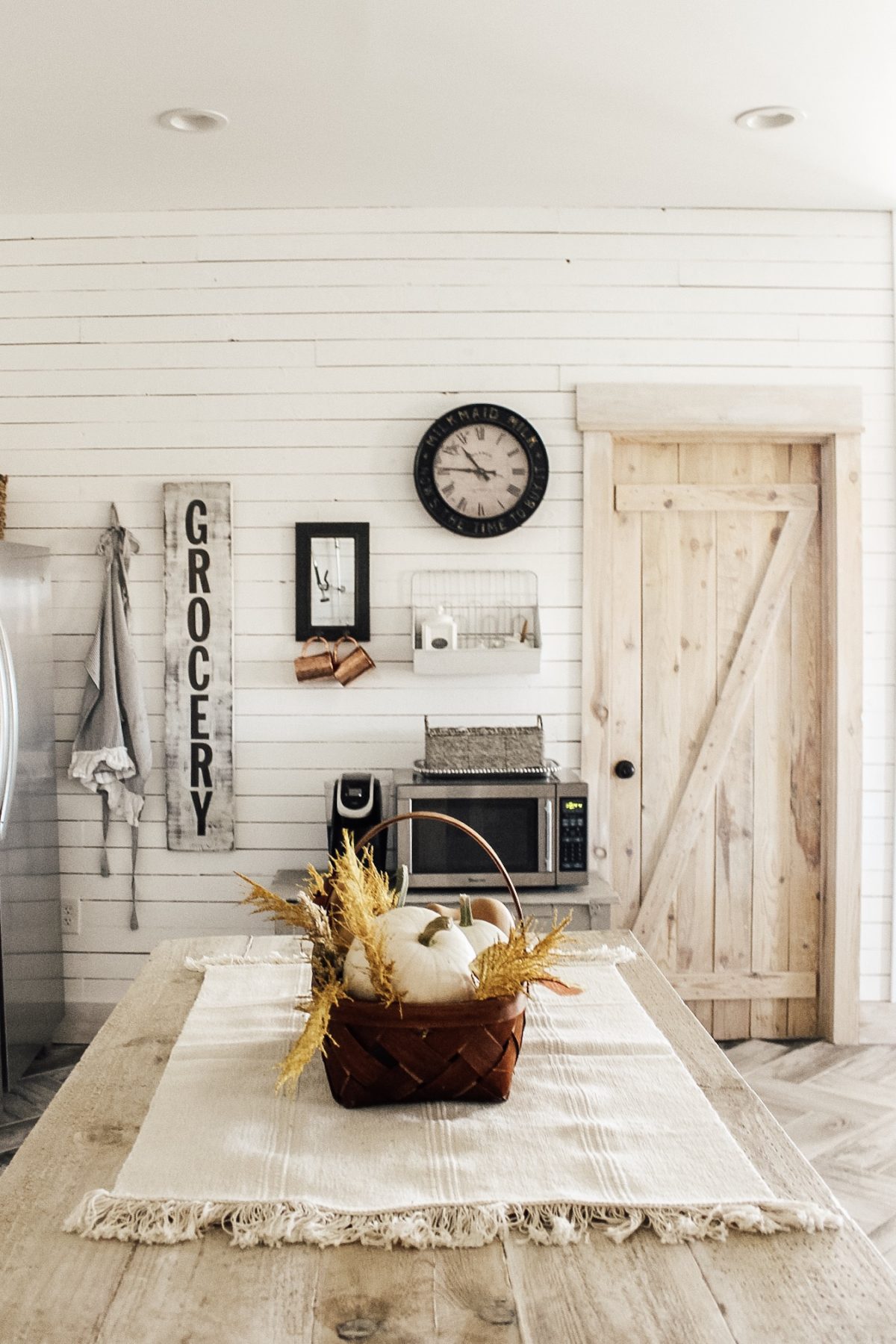 Simple Fall Decorating Ideas - Fletcher Creek Cottage