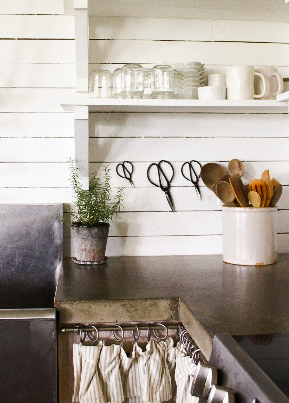 Simple Ways to Decorate for Spring - Fletcher Creek Cottage